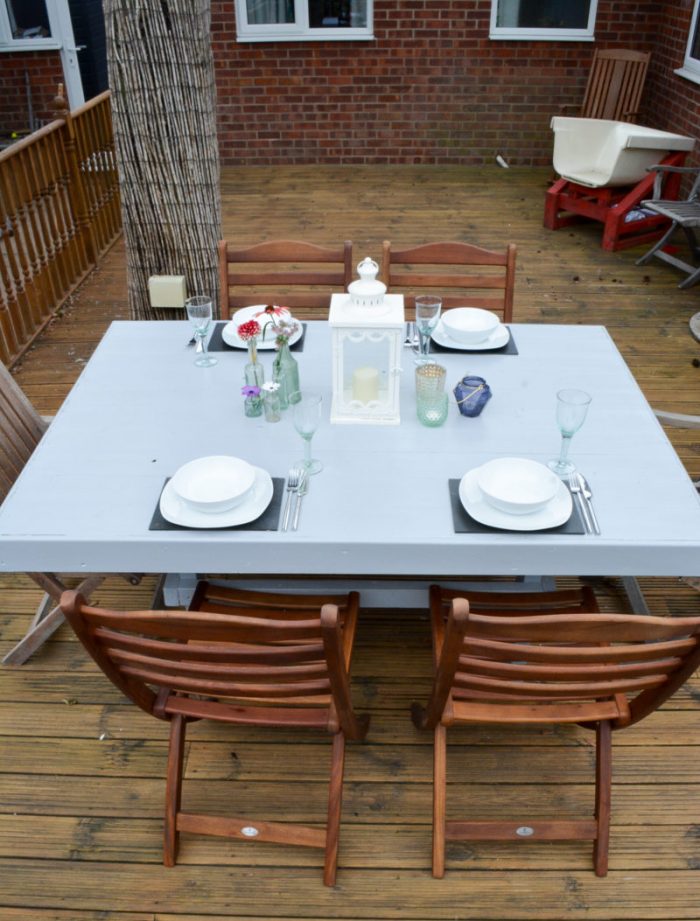 DIY Garden Table, upcycle an old shed side into a table ...
