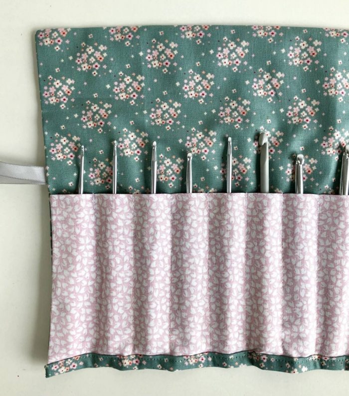 Easy Crochet Hook Roll Pattern - free pattern for fat quarters ...