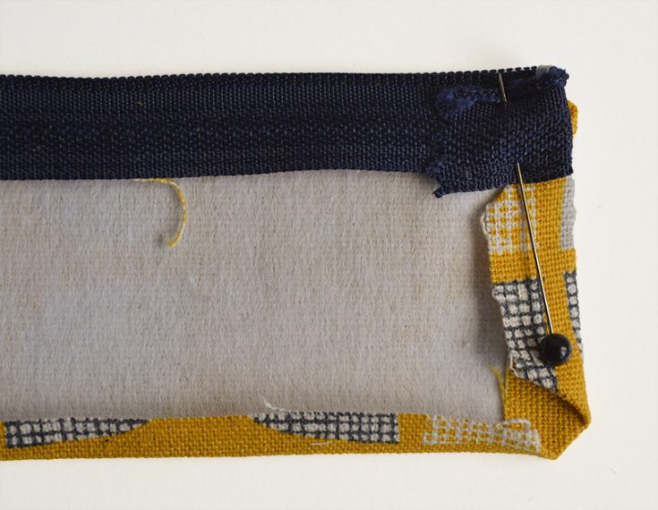 How to sew a recessed zipper in a tote bag · VickyMyersCreations