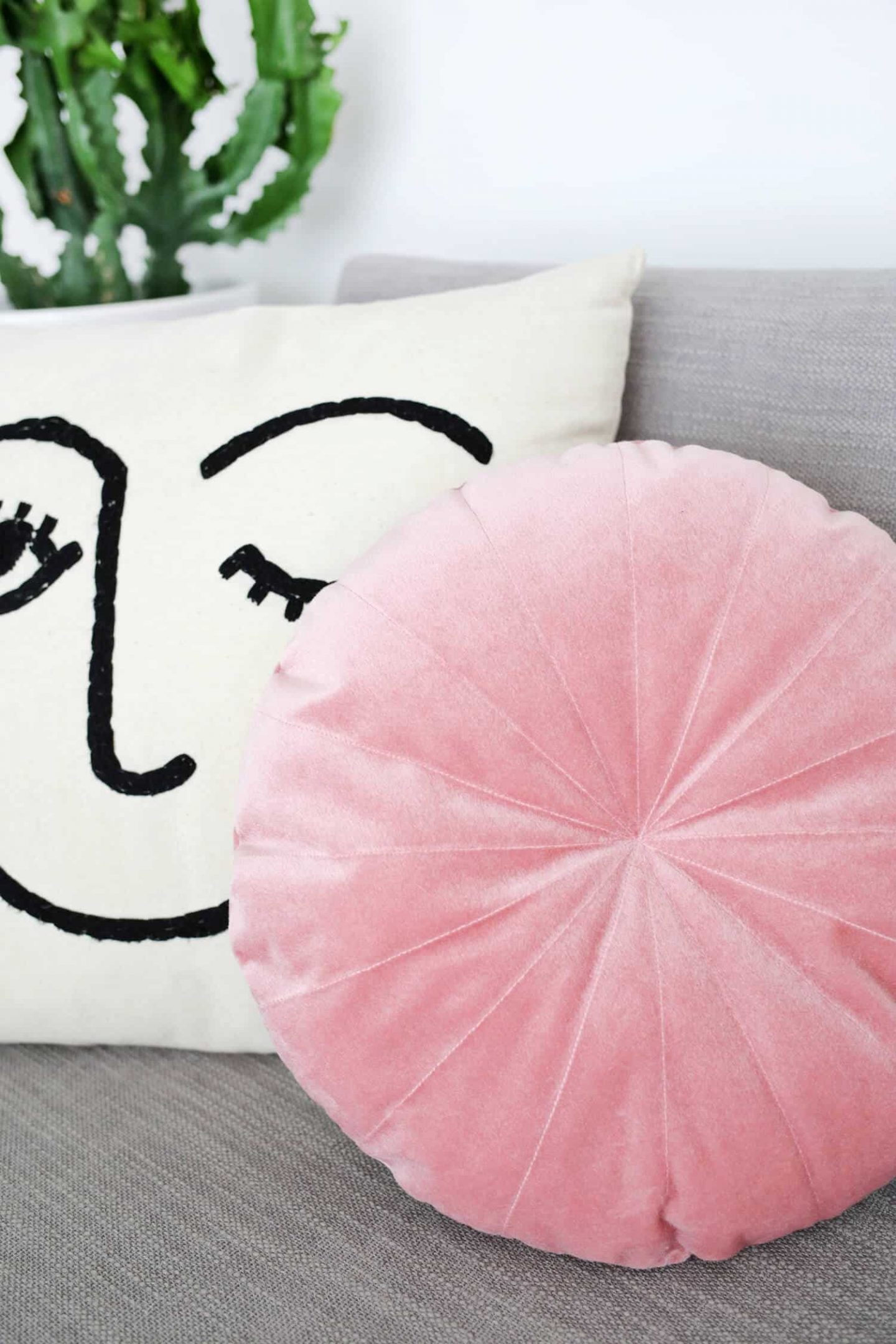 Awesome Free DIY Pillow Cover Patterns · VickyMyersCreations