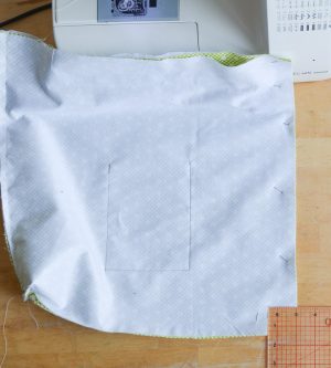 Free Modern Quilted Tote Bag Pattern, with zipper closure ...