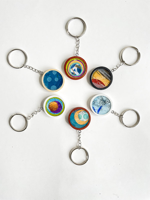 Crafting a Personalized DIY Keychain with Paper Collage and Resin ...